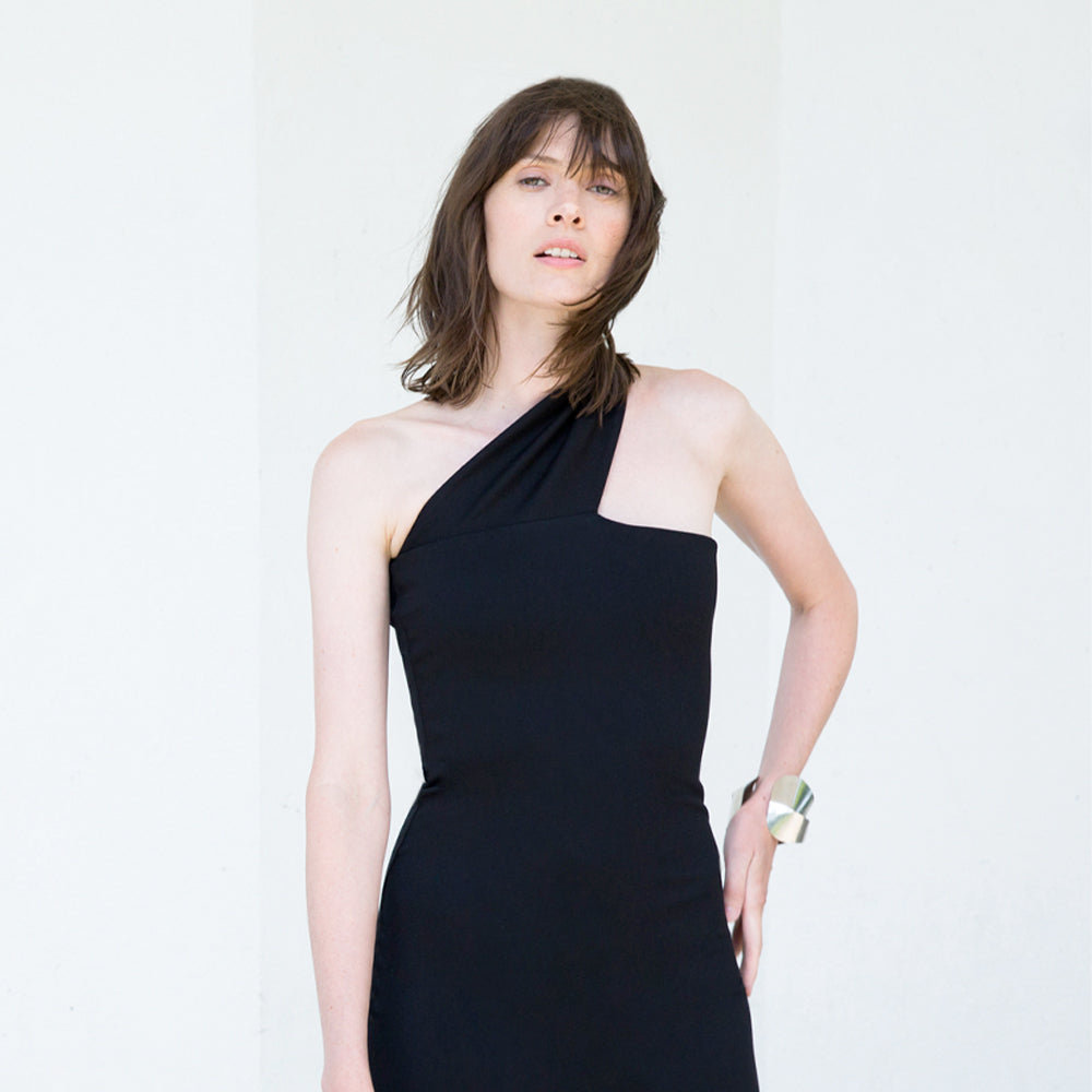 7 Staples to Round Out Any Minimalist Wardrobe for Women